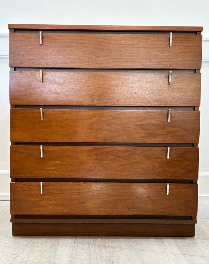 Storage – Split Level Modern