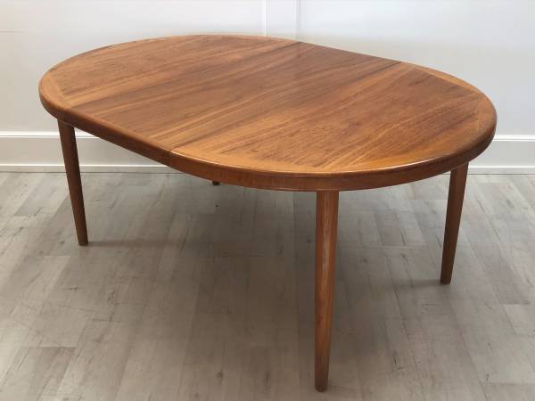 Tables – Split Level Modern