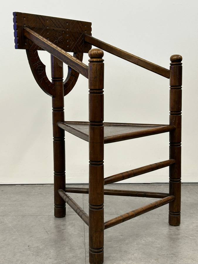 Swedish Monk Chair – Split Level Modern