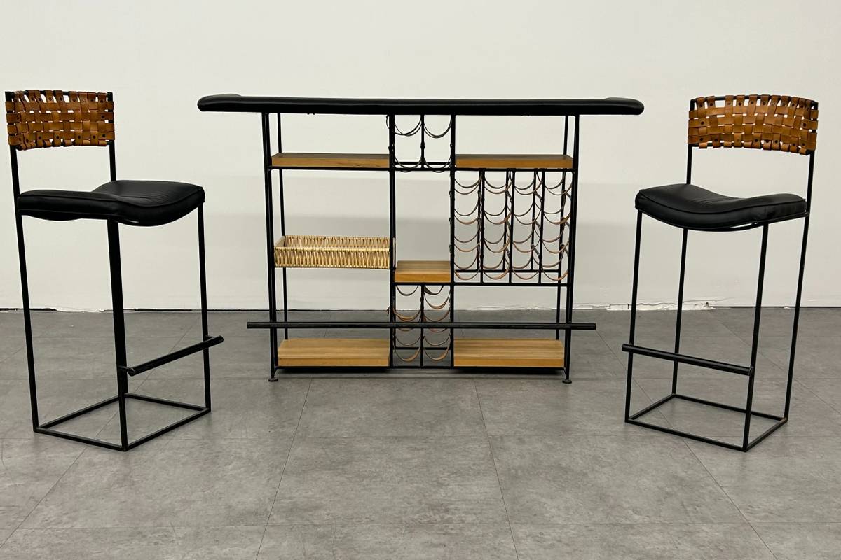 Stools – Split Level Modern